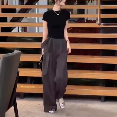 84117大爱美依缘2025夏季新款黑色简约修身T恤拖地阔腿长裤洋气女
