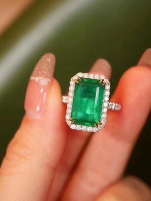 18K白金女镶嵌南非高品质钻石 4.46克拉天然祖母绿戒指吊坠两用款