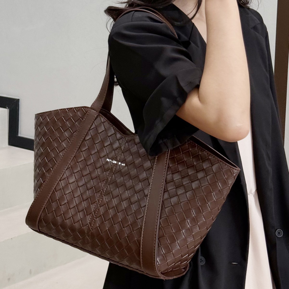 新款托特包品牌平替包包编织纹大容量单肩包女时尚百搭通勤腋下包