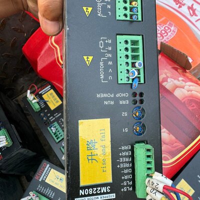 议价步科Kinco 3M2280N步进驱动器，拆机件，功能正常。维修