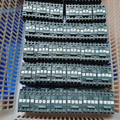 议价施耐德交流接触器LC1N0910M5N,LC1N3210M5维修
