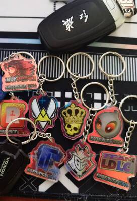 csgo钥匙扣挂件泰坦大眼皇冠IBP炫彩吊饰透明cs2印花简约爆款