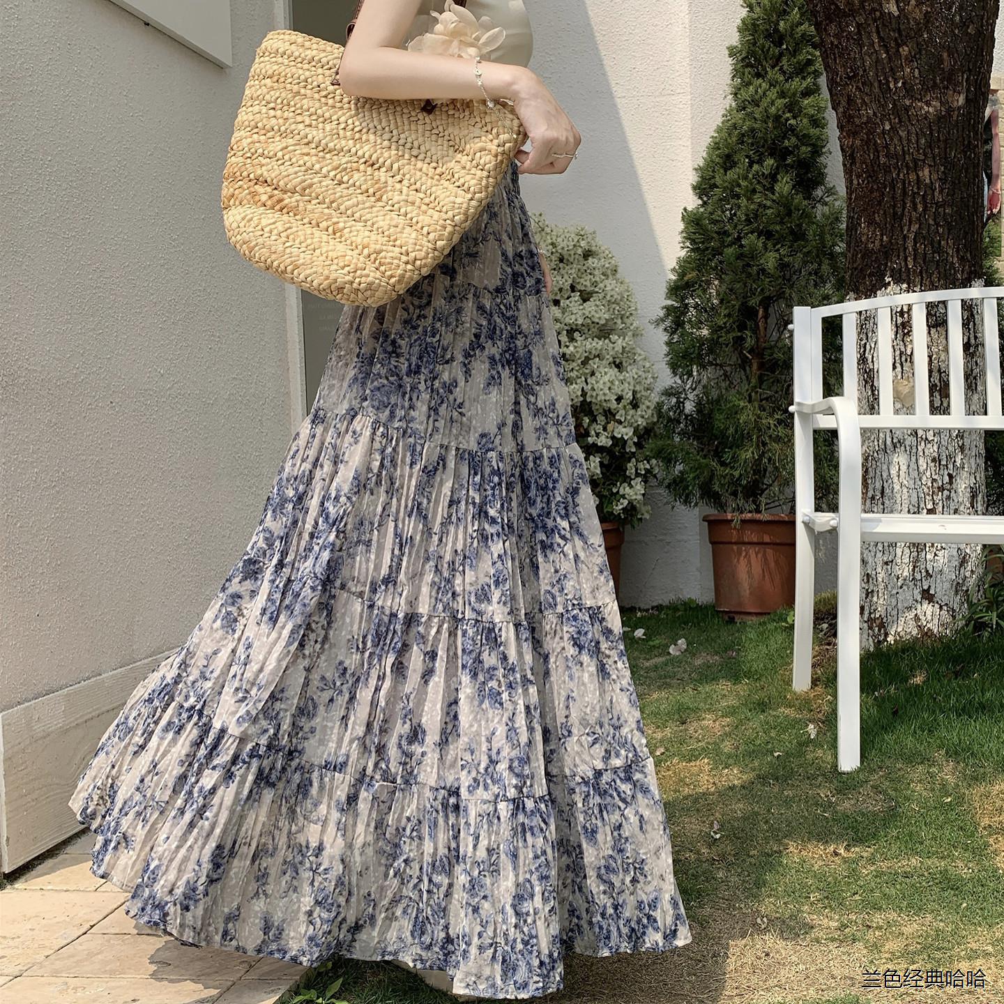 青花瓷蓝色碎花半身裙女夏季2026新款垂感大摆长裙遮胯显瘦蛋糕裙