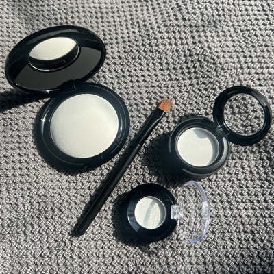 Pat Mcgrath眼下蜜粉饼小样light 定妆眼部提亮泪沟遮黑眼圈泪沟