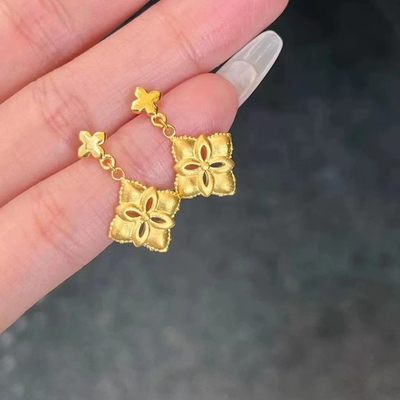 四叶草黄金色高级感耳钉幸运草耳饰5G金磨砂面耳环生日礼物送女友