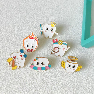 卡通牙齿胸针 医疗口腔科室衣饰胸章别针合金勋章纪念小礼物别针