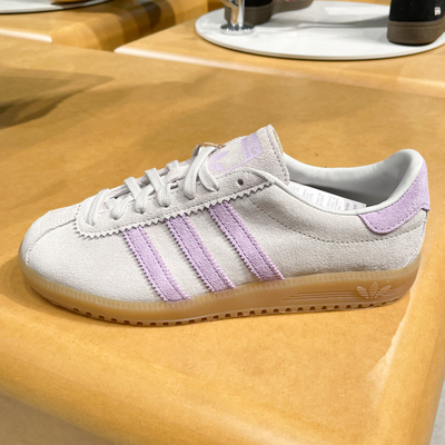 阿迪达斯三叶草女子复古运动板鞋