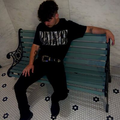 Revenge Rhinestone Tee字母Logo水钻装饰图案圆领短袖T恤男女款