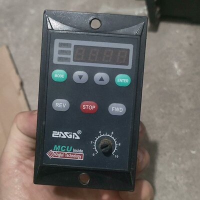 JSCC精研 SF200E内置式面板驱动器 单低压调速器--议价商品