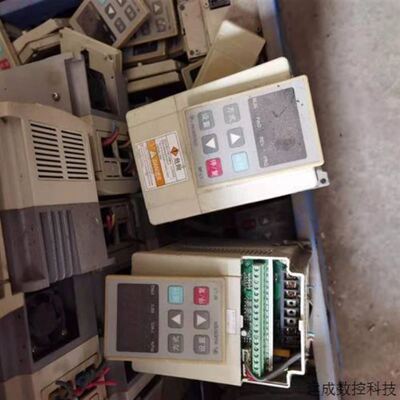 亚泰变频器 YTB0004LT2S1B-YC 0.4kw 220V 定速机 带延长