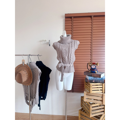 iamxiaa*粗针编织立体花高领小飞袖腰带绞花毛衣背心双色可选