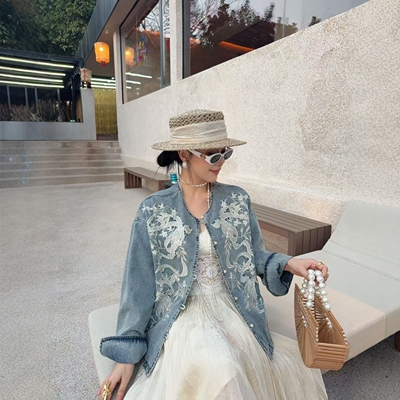 欧洲站春款刺绣钉珠牛仔外套女