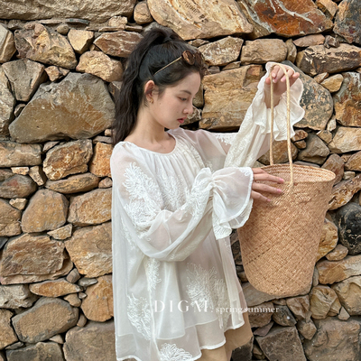 DIGM-春上新韩系甜美气质重工刺绣圆领荷叶袖宽松显瘦小衫DB19707