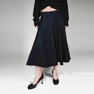 UR国内代购2026春季女装魅力经典丹宁贴钻褶皱牛仔半裙UWG860004