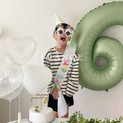 清新儿童爱心橄榄绿ins立柱礼仪