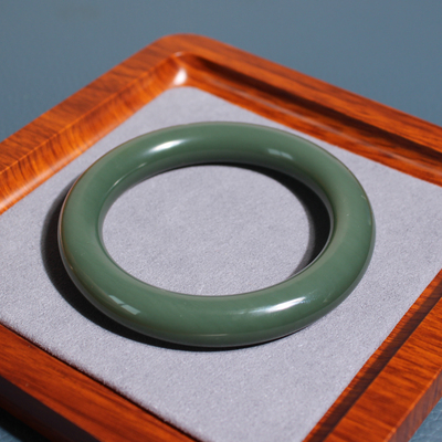 玉禧珠宝高货正宗新疆细无结构沙枣青和田玉籽料59mm圆条手镯A1