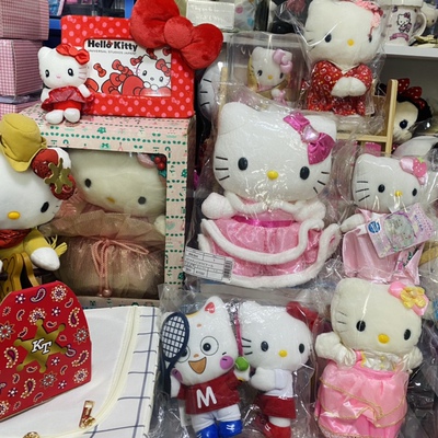 hello kitty 圣诞雪花电动 玩偶 环球相框 和服老料公仔 八音盒