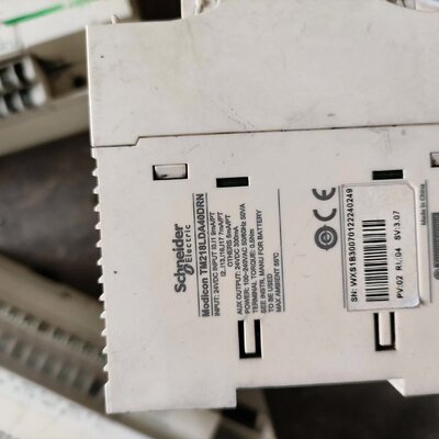 议价施耐德TM218LDA40DRN功能，成色如图可以，功能可维修