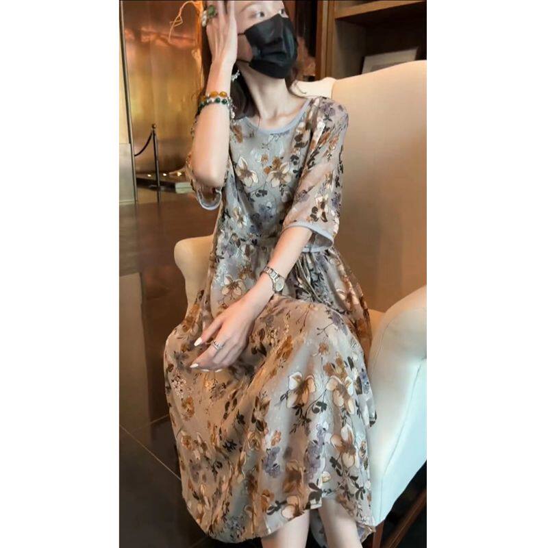 真丝桑蚕丝连衣裙女2026新款时尚印花宽松大码连衣裙梨形身材