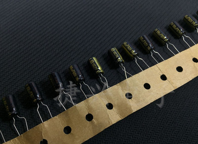 进口日本松下 FM 发烧音频 电解电容 50V56UF 56UF50V 体积：6*11