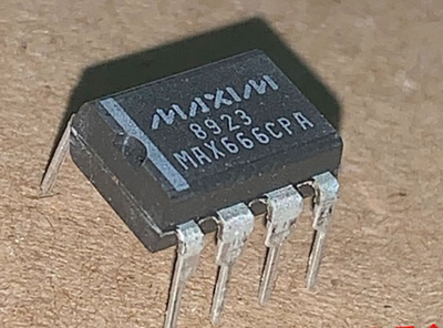 全新原装正品 MAX666CPA MAX666EPA 直插 DIP-8 稳压器
