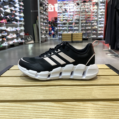 阿迪达斯网面透气缓震运动跑步鞋