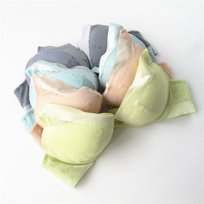 纯色肩带上薄下厚胸罩内衣