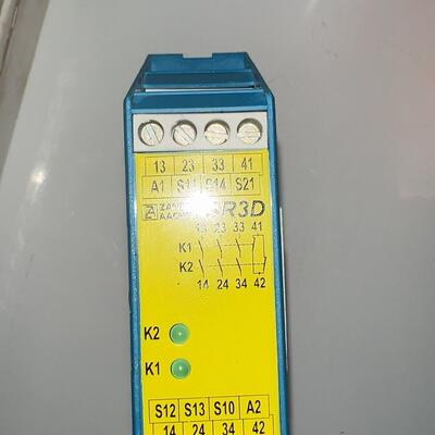 议价SR3D 472270 安全继电器 工控自动化控制模块维修
