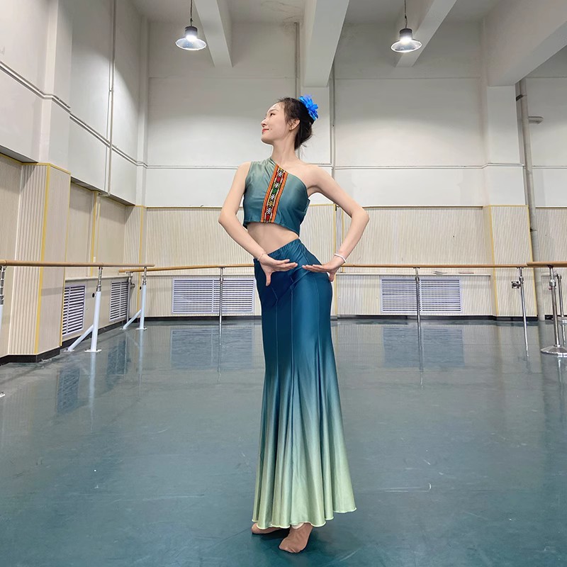 傣族舞蹈演出服艺考服装表演服女孔雀舞蹈裙练功裙鱼尾半身裙2023