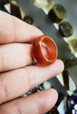 天然保山南红原石手工雕刻戒指圈口19.2条宽9.7重5.7克一图一物