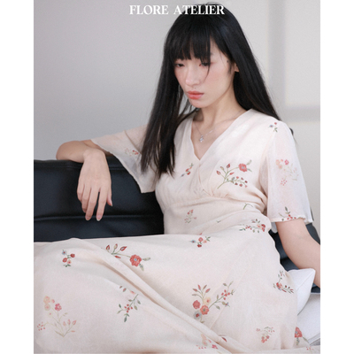 FLOREATELIER法式温柔风杏色碎花茶歇裙V领中式收腰显瘦气质长裙