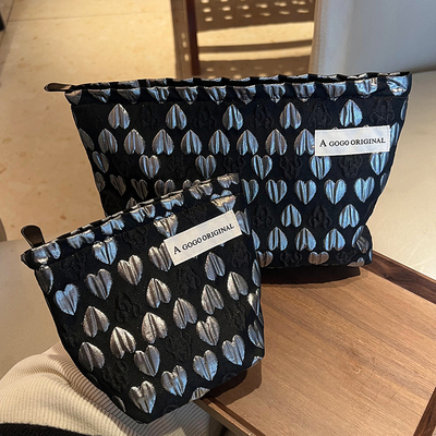 暗黑系中小众高级感便携化妆包