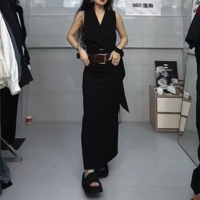 今年流行特惠25232大爱美依缘2025夏季新款洋气V领扭结无袖上衣