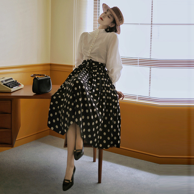 小高领单排扣灯笼袖收腰显瘦衬衫