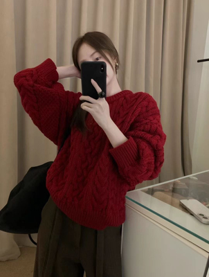 韩系复古红色粗麻花套头毛衣女秋冬短款慵懒风宽松圆领针织衫上衣