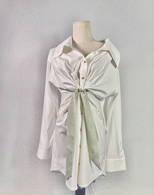 收腰纯欲风精制扣子收腰