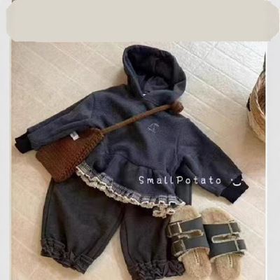 女童甜美加绒连帽花边卫衣长裤两件套2025冬季新款韩版31201