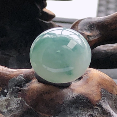 缅甸天然翡翠A货圆珠吊坠一颗