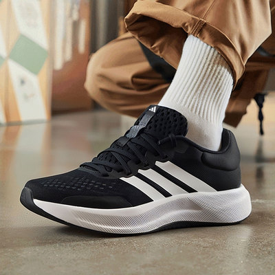 阿迪达斯男鞋轻便透气运动跑步鞋