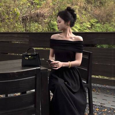 黑一字肩连ZXK-9489衣裙女夏季20露26新款法式质气性感色收腰显瘦