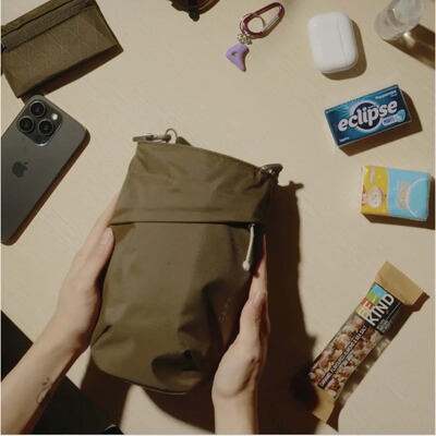 香港现货AbleCarry斜挎包防水