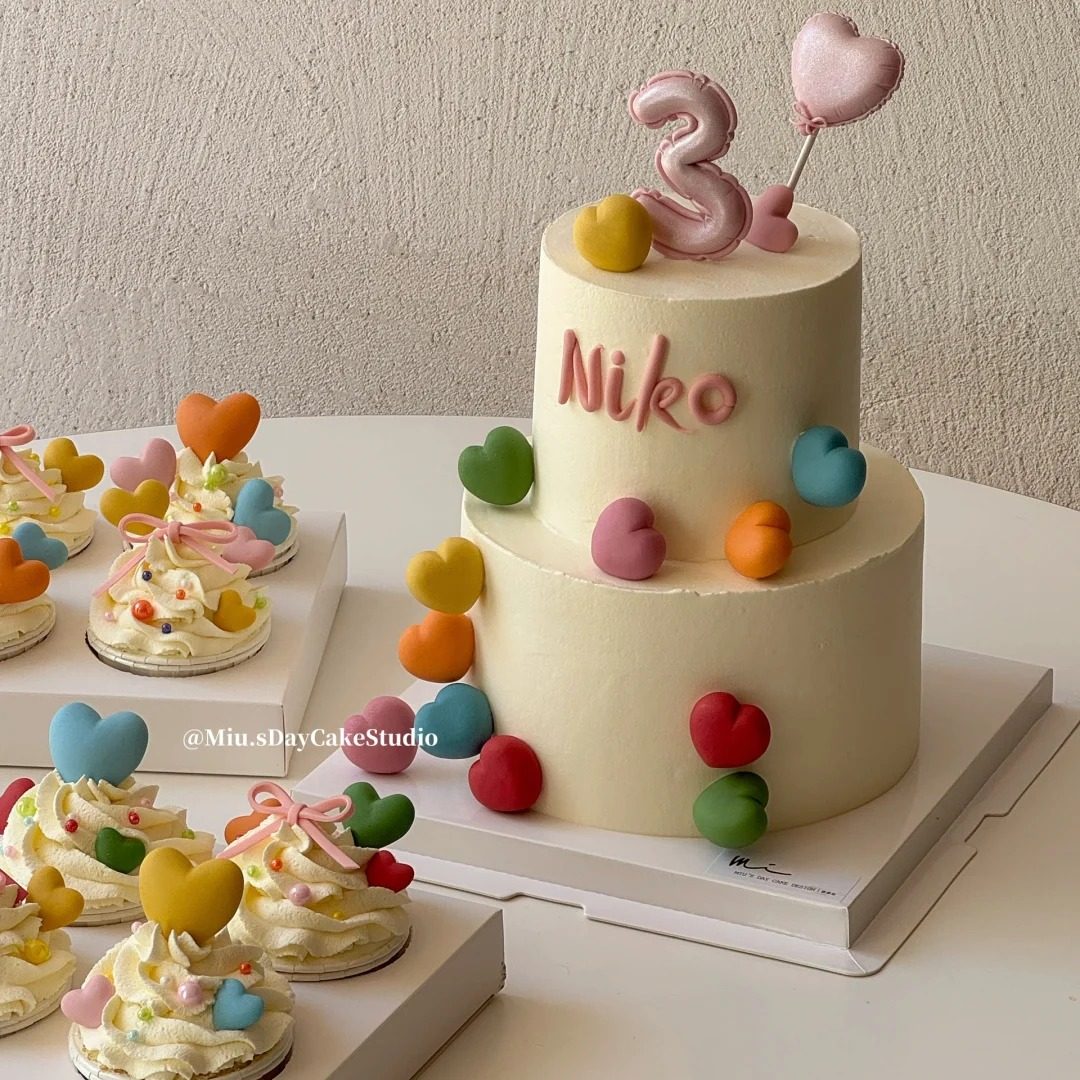 立体彩色爱心生日蛋糕装饰 爱心模具儿童生日纸杯蛋糕甜品台摆件