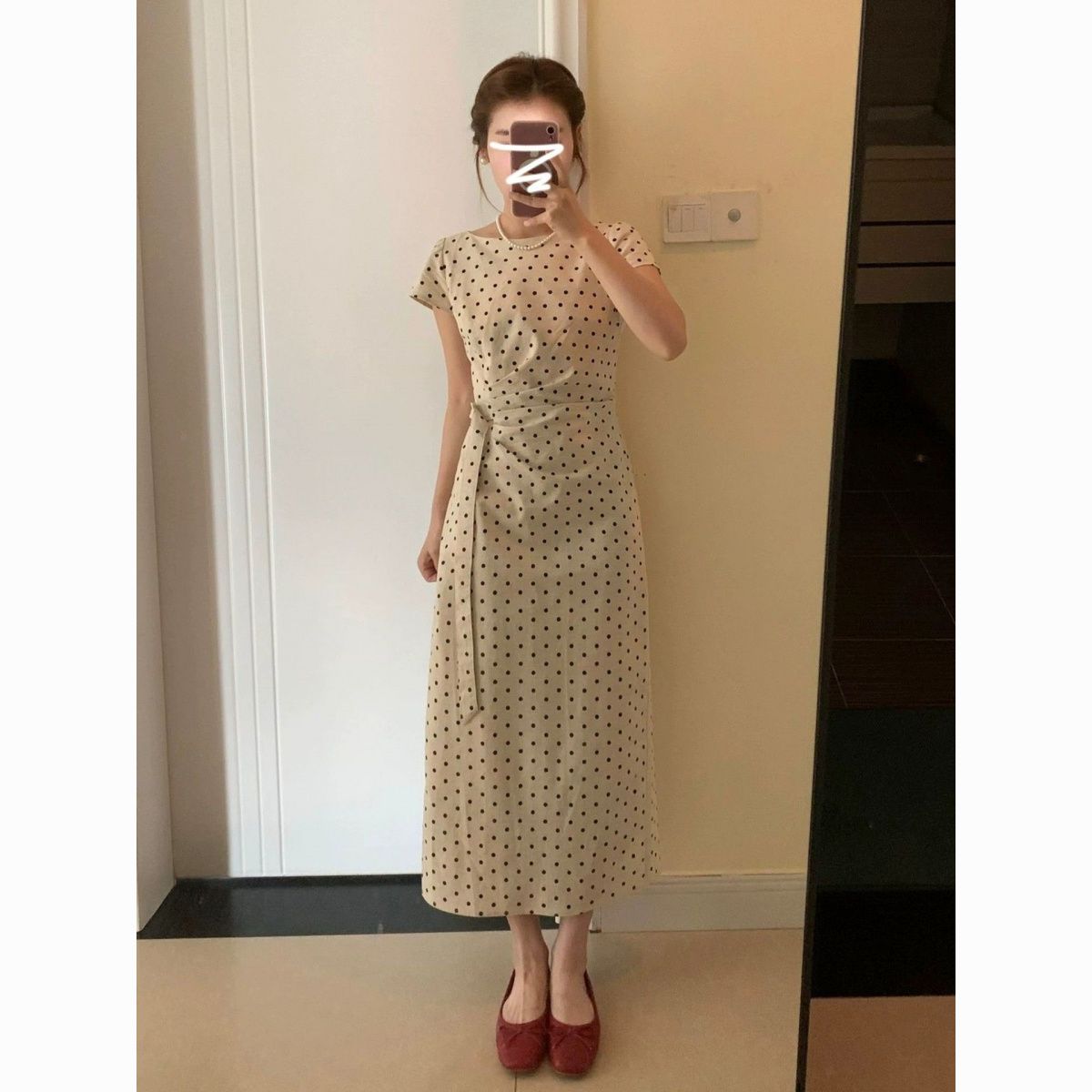 韩系撞色波点绑带短袖连衣裙女2026新款夏季修身显瘦休闲时尚长裙