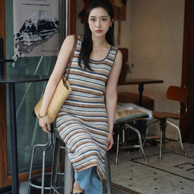ELLE条纹撞色针织连衣裙