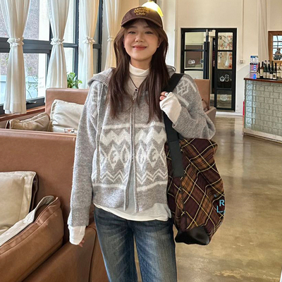 LLE连帽费尔岛毛衣开衫女