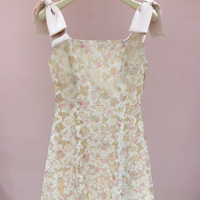 NZFS 楠子家-夏新款上新田园浪漫风提花蝴蝶结印花无袖连衣裙