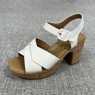 外贸欧美百搭方头搭扣夏季女士坡跟粗跟大码凉鞋女鞋气质款 F6401