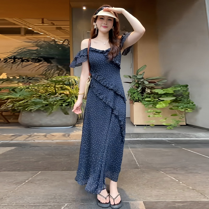 大码减龄荷叶边一字领波点连衣裙女2026夏季胖mm收腰显瘦气质裙子