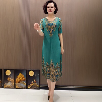 三宅褶皱气质弹力连衣裙短袖宽松遮肉大码夏季妈妈装洋气印花长裙