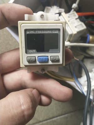 ISE30-01-25-MSMC正压压力开关